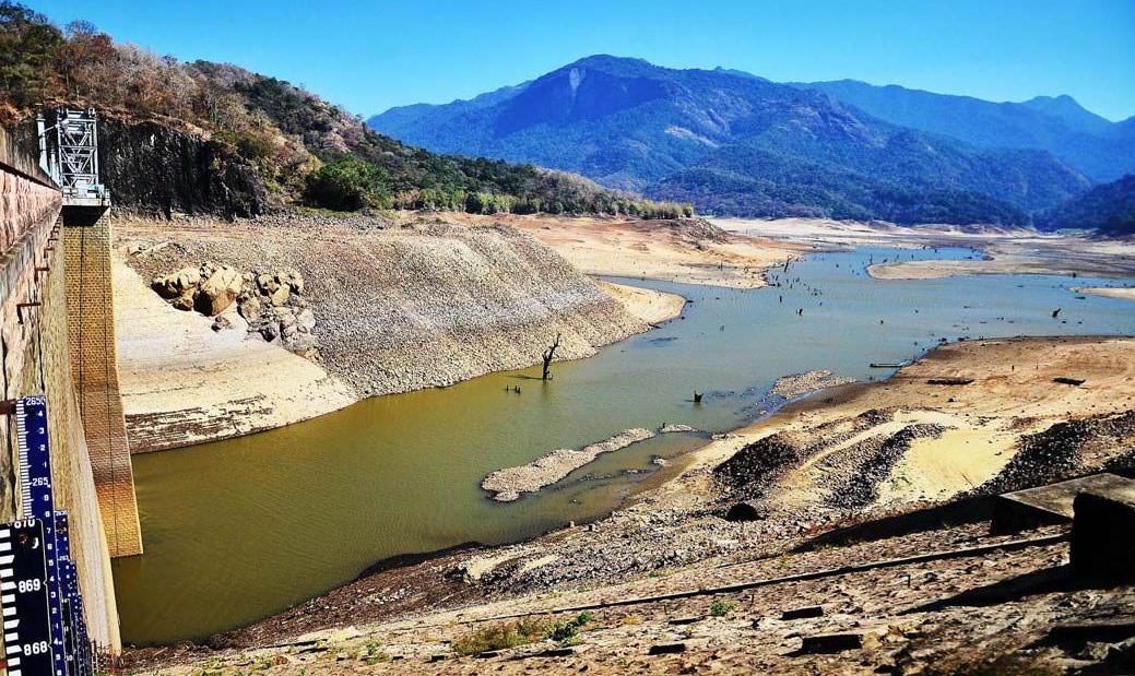 Dry and dreary | FRONTLINE - News - Read this story on Magzter.com