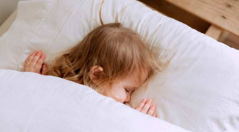 Poor sleep quality affects students' mental health | The Daily Guardian ...
