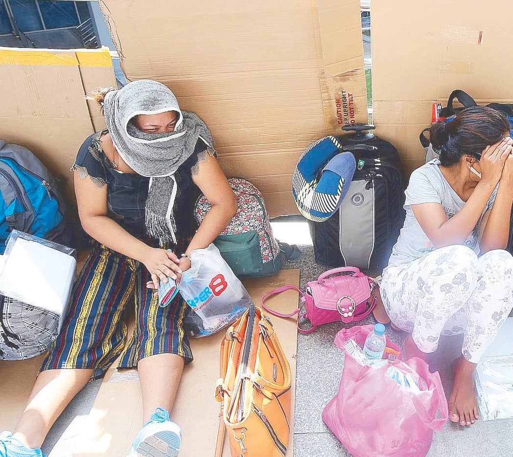 Stranded Passengers Crowd NAIA