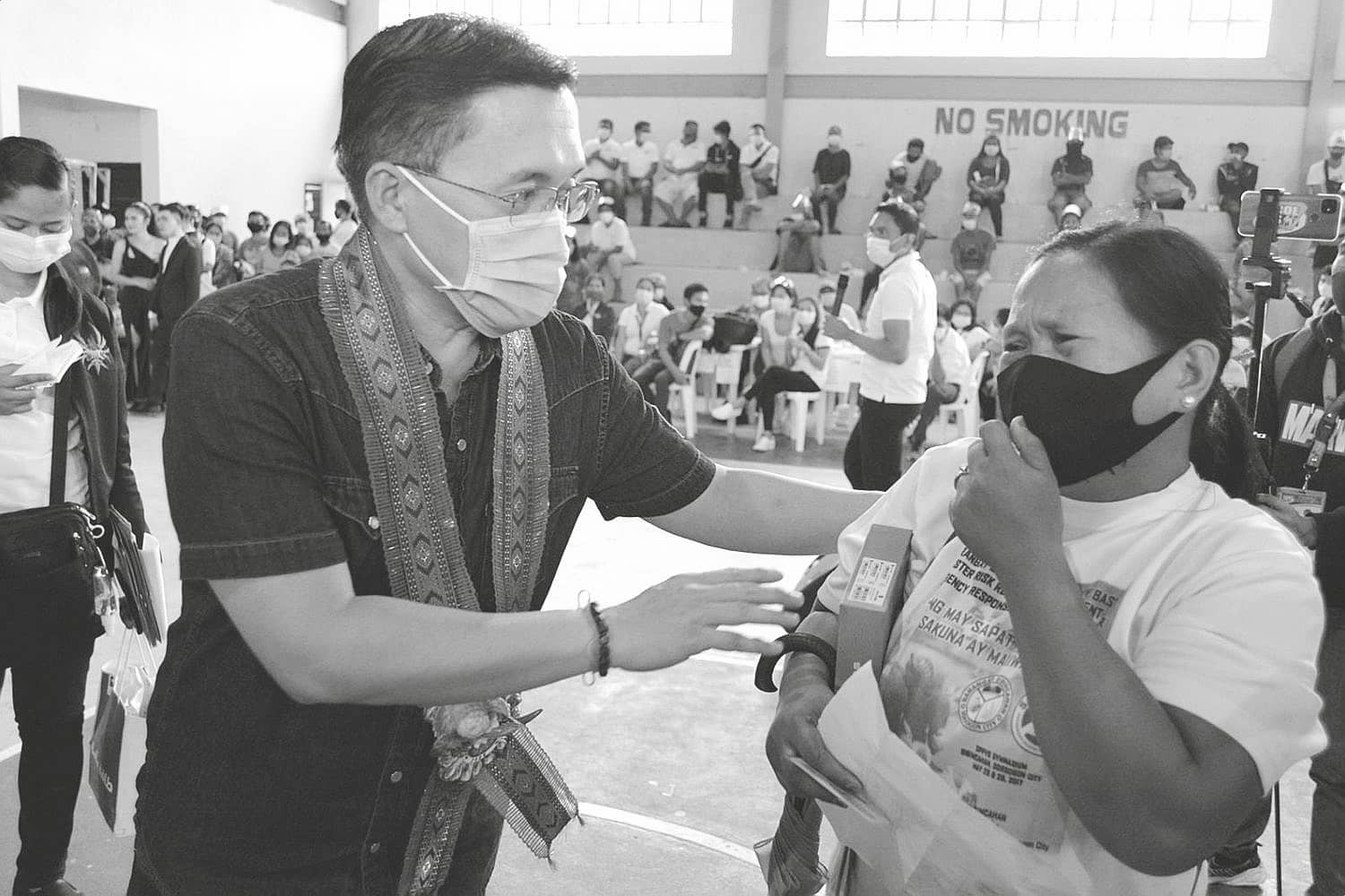 Bong Go distributes aid for typhoon victims in Sorsogon | The ...