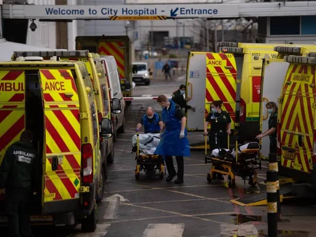 Ambulance response times double with patients dying before paramedics ...