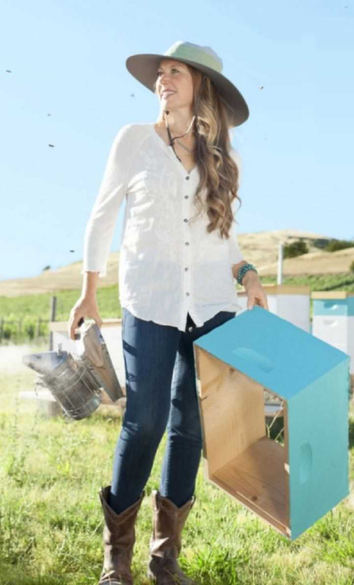 Queen Bee - Read this story on Magzter.com